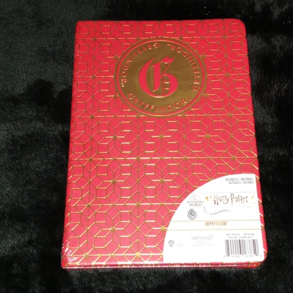 Warner Bros. | Office | Wizarding World Harry Potter Gryffindor Journal ...